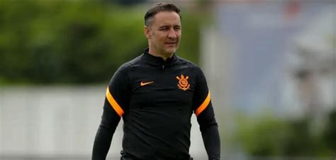 Corinthians anuncia saída do técnico Vítor Pereira Brasil 247