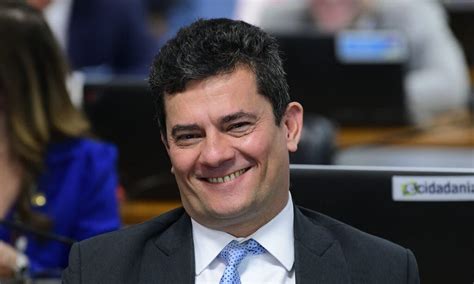 Relator vota contra cassação de Moro e julgamento é adiado após pedido