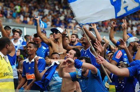 Fotos da torcida do Cruzeiro no clássico contra o Atlético no Mineirão