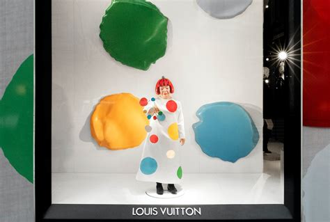La más reciente colaboración de Yayoi Kusama y Louis Vuitton