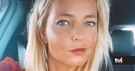 Aos 43 anos Bárbara Norton de Matos deslumbra em biquíni e fãs reagem