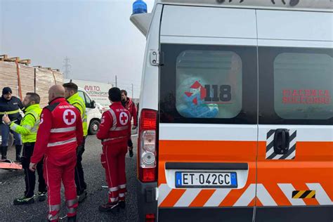 Incidente Mortale Sull A1 Si Schianta Flixbus Perde La Vita Un