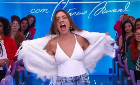 Libera o topless diz Patricia Abravanel e Inês Brasil entenda