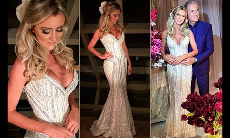 Foto Ana Paula Siebert Escolheu Um Decotado Vestido De Noiva Do