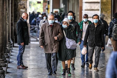 Cari politici ecco perché gli anziani sono indispensabili per lo