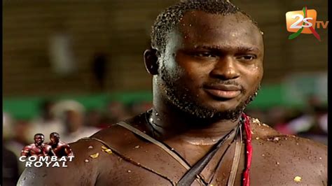 REVIVEZ LES DERNIERS PRÉPARATIFS AVANT LE COMBAT MODOU LO EUMEU SÉNE