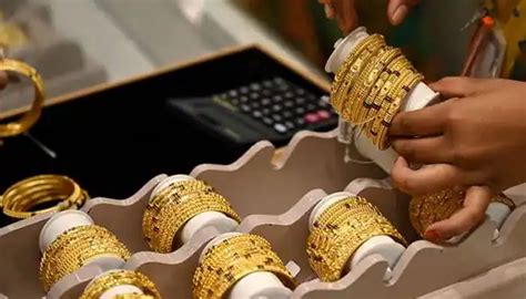 Gold Prices Fall For Second Day As Rupee Appreciates