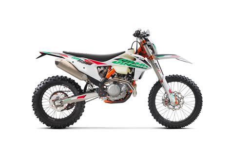 Motorrad Vergleich KTM 500 EXC F SIX DAYS 2021 Vs KTM 450 EXC F 2023