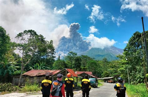 Gunung Merapi Kembali Erupsi Muncul Penampakan Awan Panas Berbentuk