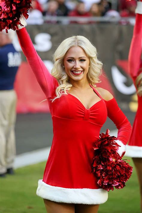 Cheerleader Of The Week Alexandria Sports Illustrated Cheerleading
