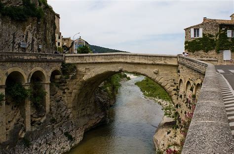 Pont Romain Sur La Commune De Vaison La Romaine D Partement Du