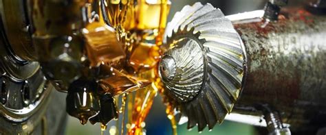 5 principais causas para o vazamento de óleo do motor