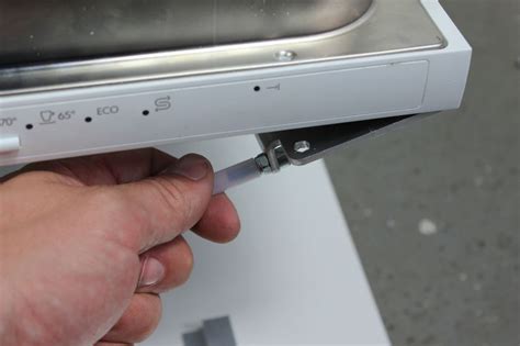 FIXATION DE LA FAÇADE IKEA AU SYSTÈME COULISSANT POUR LAVE VAISSELLE