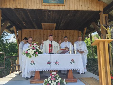 Biskup Huzjak predslavio misu u svetištu Gospe od Utjehe IKA
