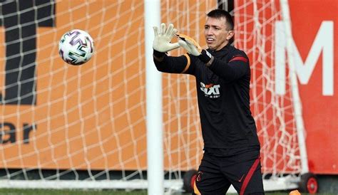 Kırmızı kart cezalısı Fernando Muslera sıkı çalışıyor Futbol Haberleri