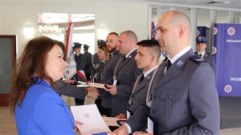 Policjanci z Kalisza z Kryształowymi Gwiazdami Latarnik Kaliski