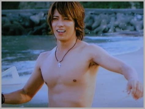 山下智久の筋肉が美しい大胸筋や腹筋がバキバキ筋トレ方法も確認 NAGG BLOG