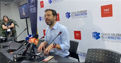 Hospitalizan Al Alcalde De Bogot Carlos Fernando Gal N Por