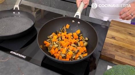 Brócoli con salteado de champiñones y calabaza