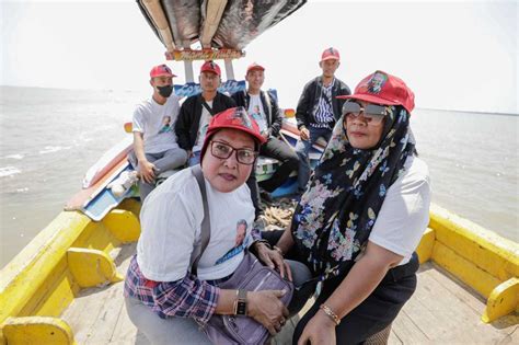 Nelayan Ganjar Ramaikan Pesta Laut Nadran Di Kabupaten Cirebon Dukung