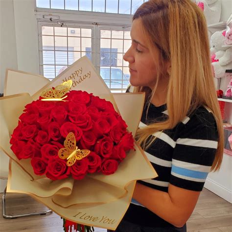 044 Luxurious 50 Roses Bouquet Ramo Buchon De 50 Rosas Love