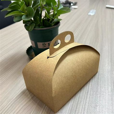 Disposable Kraft Paper Food Packaging Box For Cake With Handle China