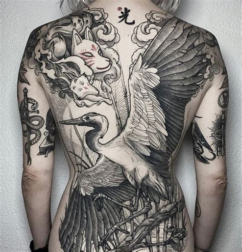 Pin De Leonardo Bayao Em DBT Mulheres Tatuagem Nas Costas