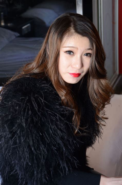 Nude Photo Set Of Chinese Model Gladly