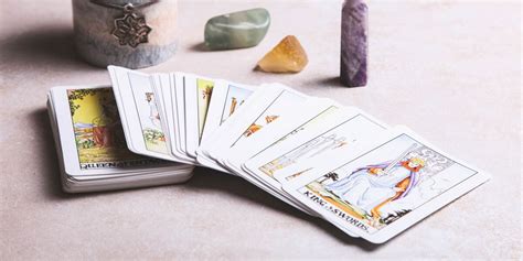 Présentation 91 imagen jeu de carte tarot divinatoire fr