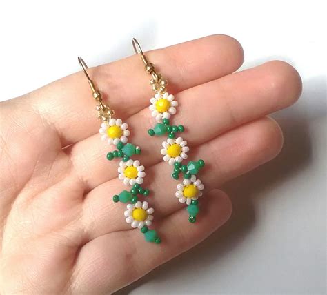 Diy Como Hacer Aretes De Flores F Ciles Con Mostacilla Y Biconos