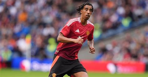 Yoro a trouvé un guide à Manchester United