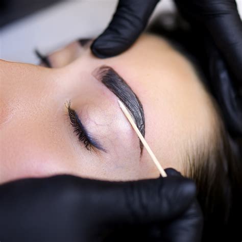 Curso Online Diseño de Cejas con Henna Braun Institute