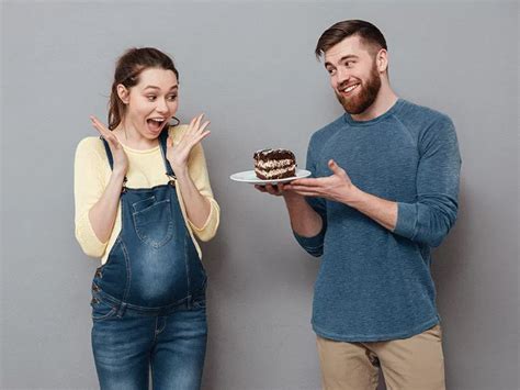 Antojos embarazo qué son por qué se producen cómo actuar