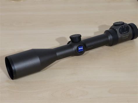 Zeiss Duralyt 3 1250 z osvetlitvijo križa