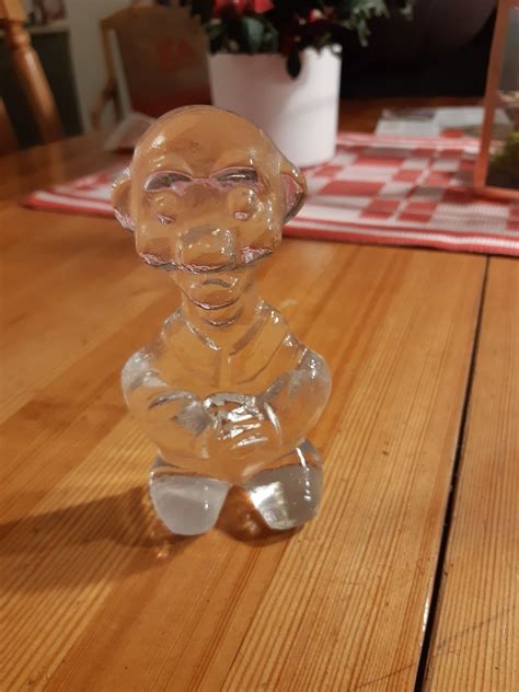 Se produkter som liknar Figurin en gubbe av glas på Tradera 561169633