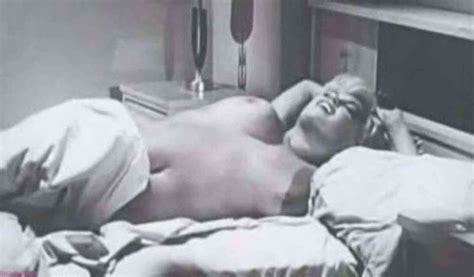 Jayne Mansfield Nude See Her Most Famous Photos Here Yes Free