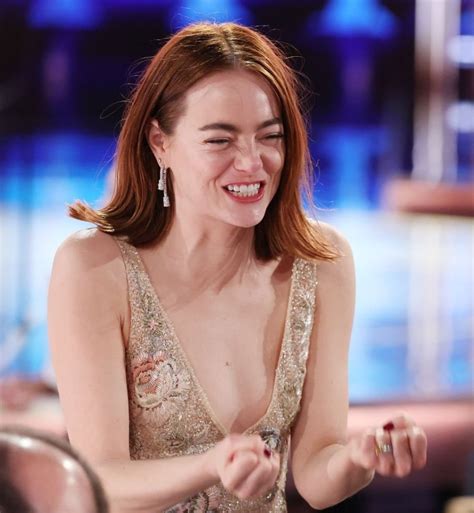 PHOTO Emma Stone Acting Like A Cutie At The Golden Globes