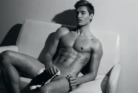 Los Hombres que veo en mis Sueños Las fotos de The Naked Issue 2013