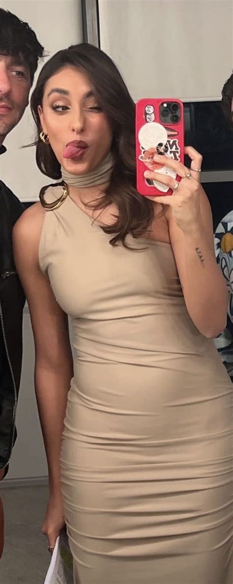 Giulia Stabile Il Look Della Finale Di Tu Si Que Vales Chi Ha Firmato
