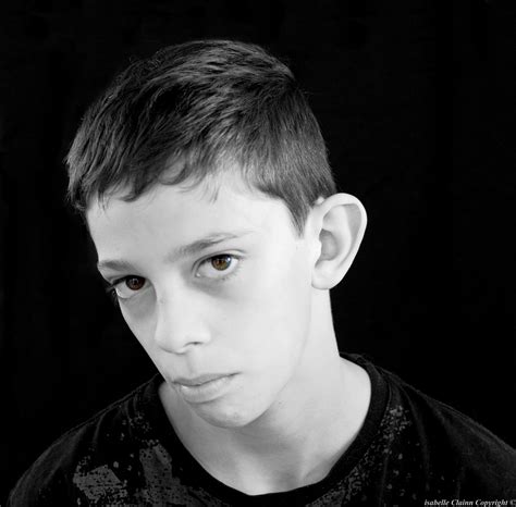 Un Jeune Gar On Photographie De Portrait Forumdephotos