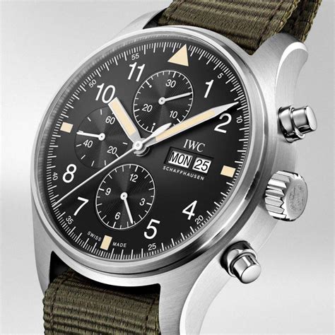 IWC Pilots Watch Chronograph Online Boutique Edition IW377724 Time
