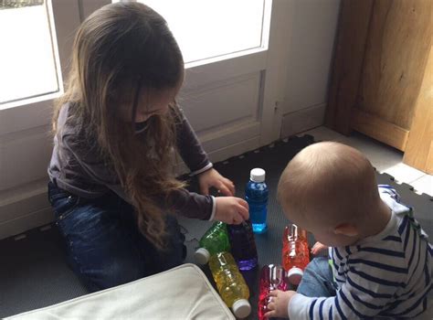 Bouteilles Sensorielles Arc En Ciel Maman Seny Et Compagnie