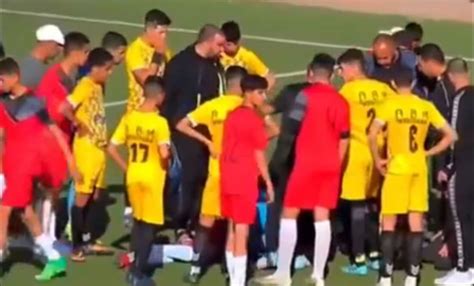Futbolista de 17 años muere tras recibir una patada durante un partido