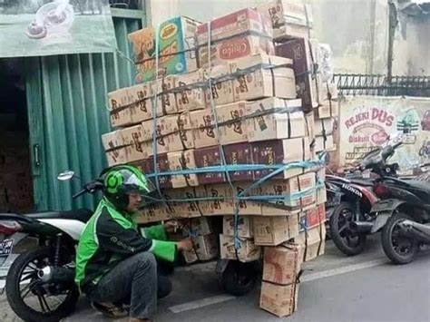 10 Potret Driver Ojol Angkut Muatan Yang Seharusnya Tak Boleh Dibawa