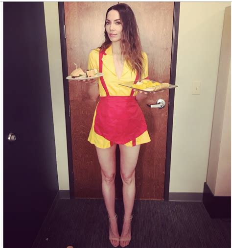 Whitney Cummingss Feet