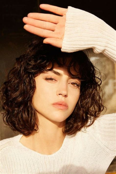 VerLockend 2021 Trends in Kurzhaarfrisuren für lockiges Haar
