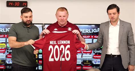Neil Lennon prezentat oficial la Rapid Avem o listă de jucători