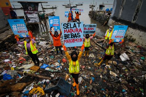 FOTO Kampanye Bahaya Sampah Plastik