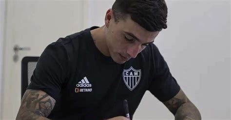 Koka Atlético MG renova contrato lateral Renzo Saravia até 2025