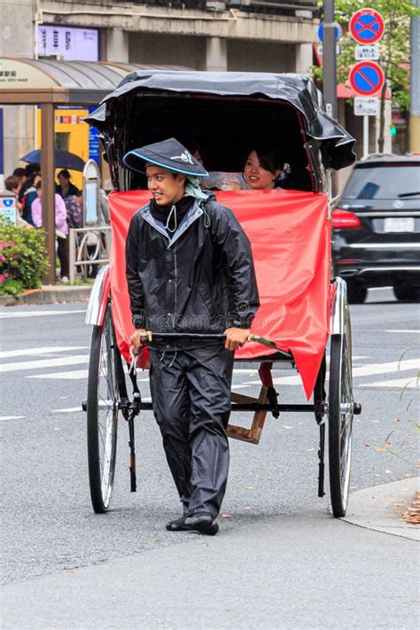 Japanische Rickshaw Jinrikisha In Tokio Japan Redaktionelles Bild